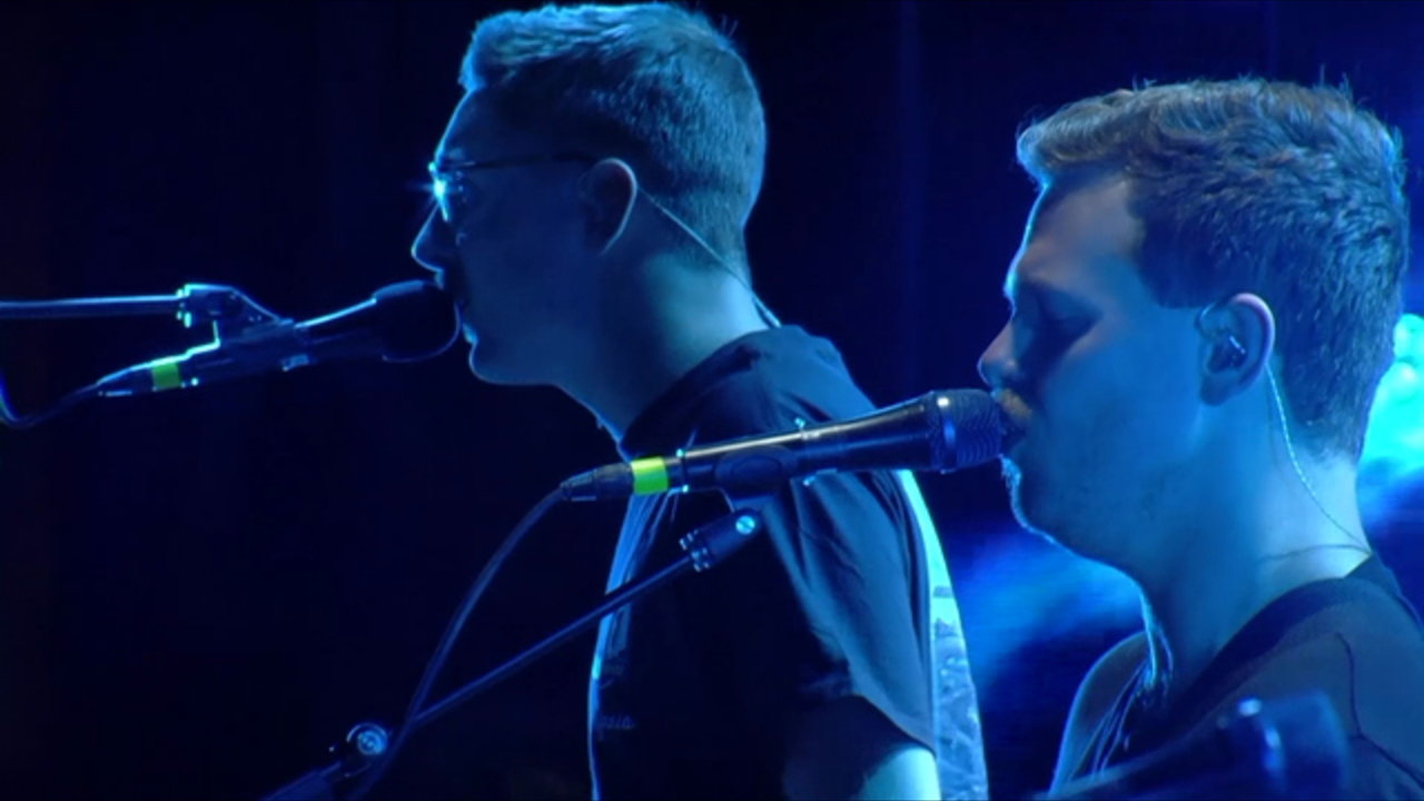 Taro (Live at Red Rocks Amphitheatre, Morrison, CO, 7/27/2015) by alt-J ...