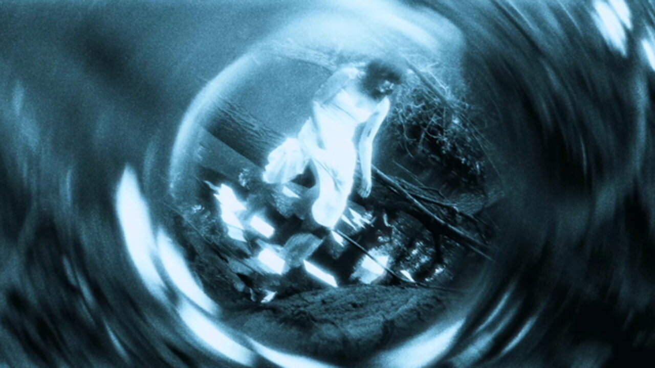 Madra (Visualiser Video) by NewDad on TIDAL