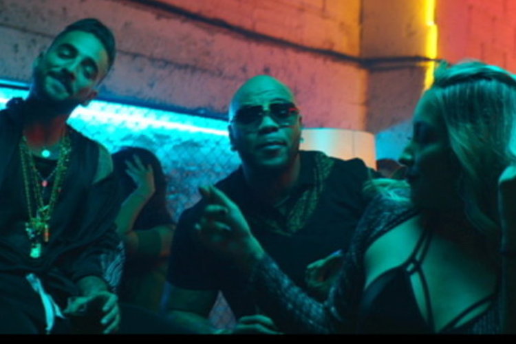 Hola (feat. Maluma) by Flo Rida on TIDAL