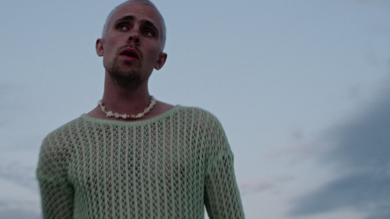 Version of U by Kind mod Kind on TIDAL