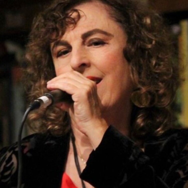 Lisa B (Lisa Bernstein) on TIDAL