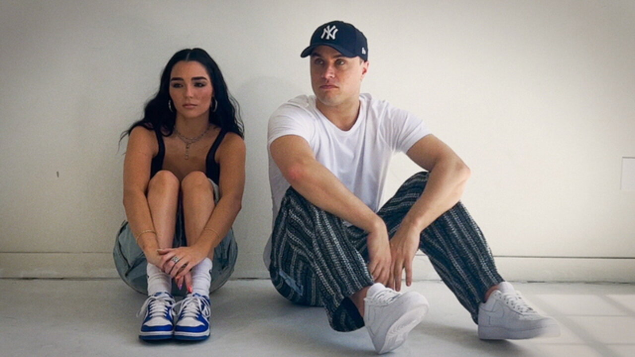 Hopeless (feat. Indiana Massara) [Visualiser] by Illy on TIDAL