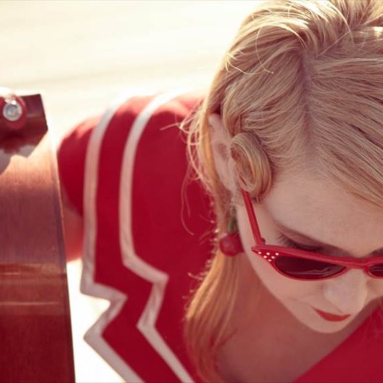 Elin Ruth on TIDAL